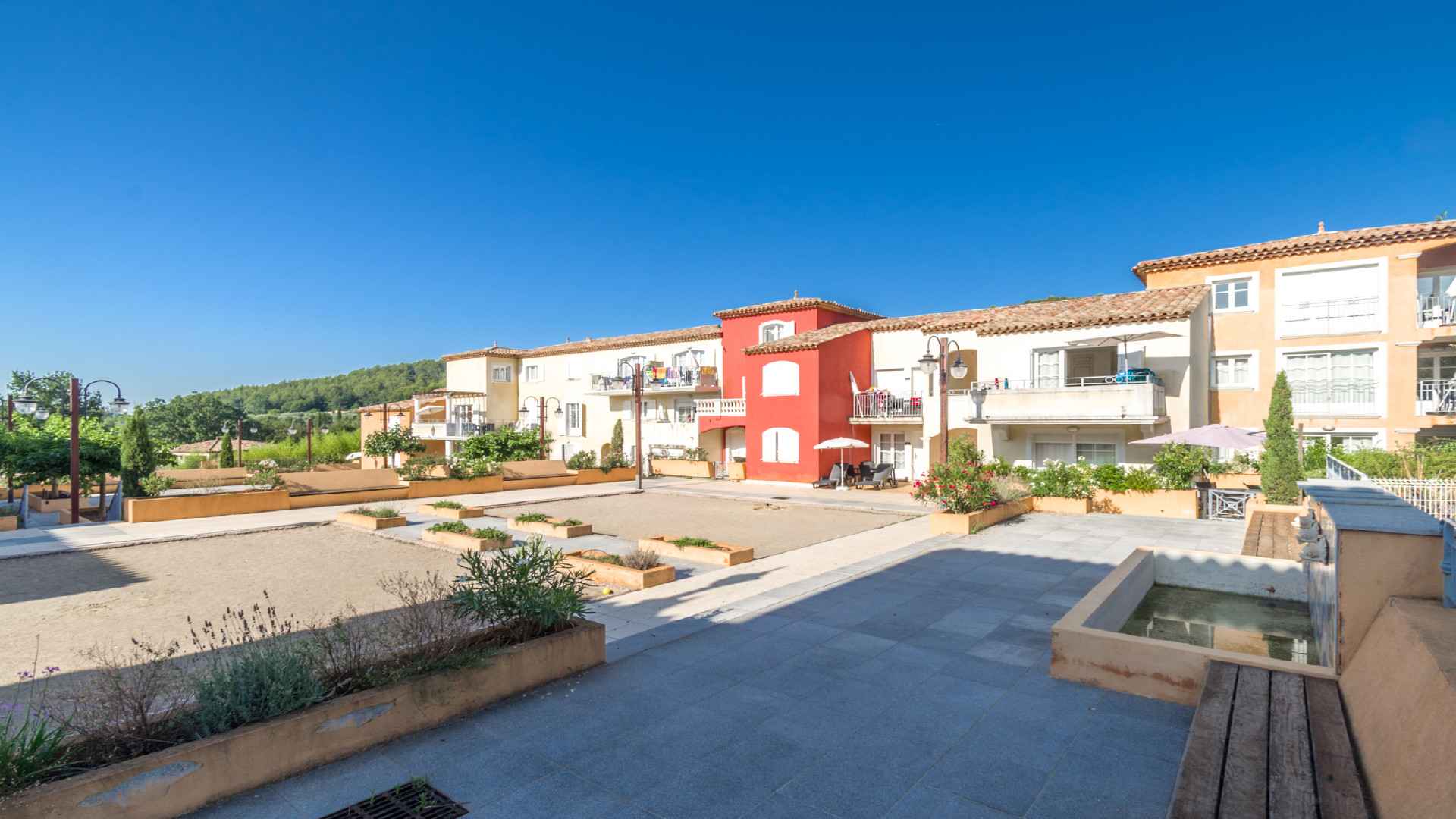 Location f3 6 personnes à Callian (Vacanceole le domaine de camiole)