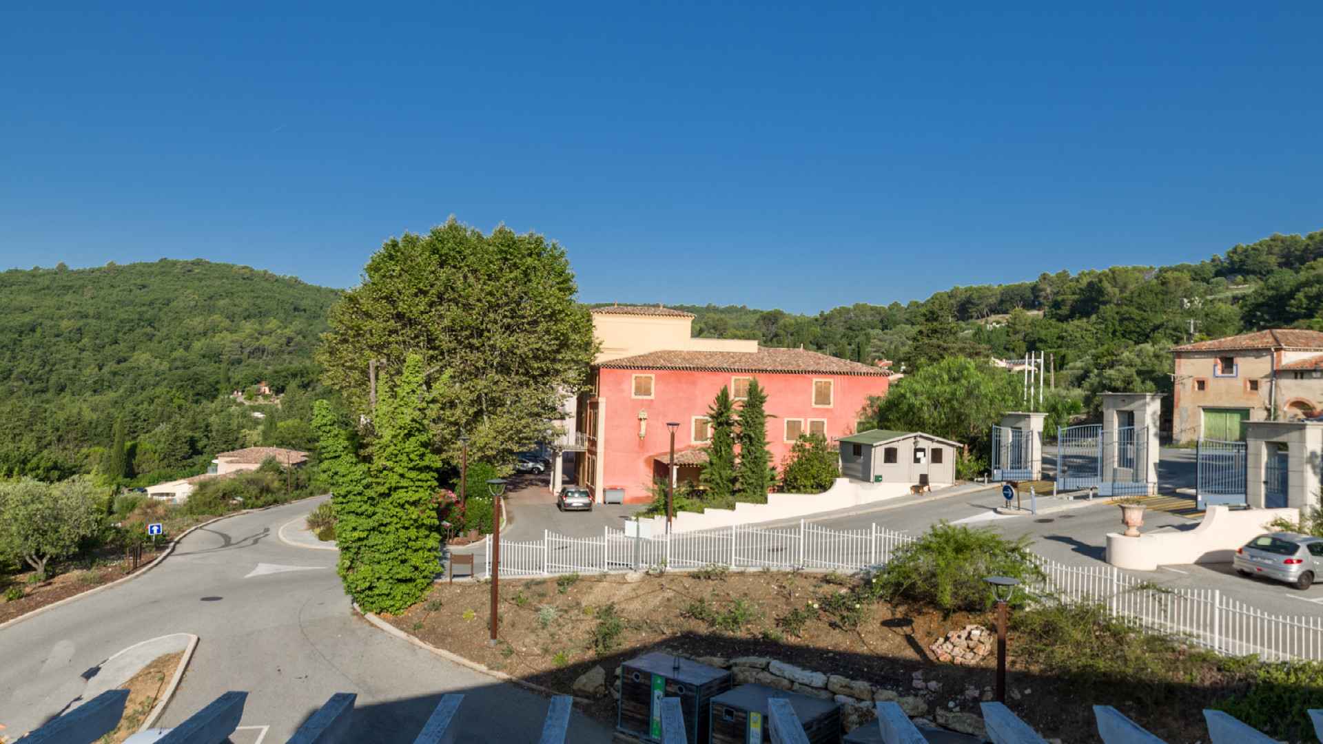 Location studio 2 personnes à Callian (Vacanceole le domaine de camiole)