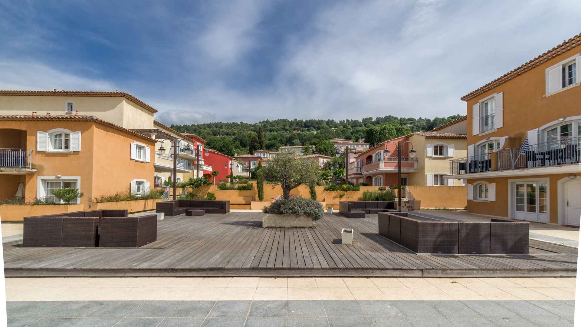 Location studio 2 personnes à Callian (Vacanceole le domaine de camiole)